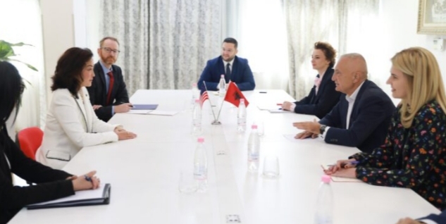 Takimi me Metën/ Kim: Partitë, dialog për të forcuar luftën ndaj ...