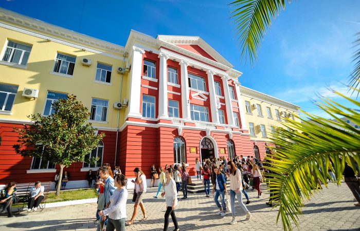 Studimet “Master”, kuotat dhe kriteret për pranimet e reja tek Gjuhët e ...