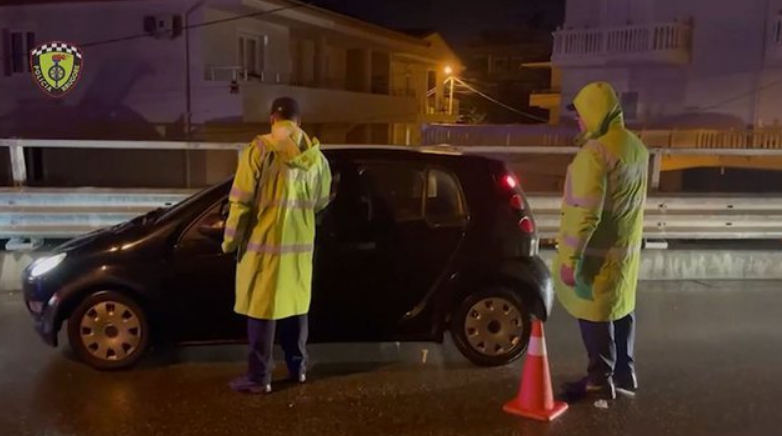 Policia Rrugore me “dorë të hekurt”, arreston 28 shoferë dhe pezullon ... Policia Rrugore me “dorë të hekurt”, arreston 28 shoferë dhe pezullon ...