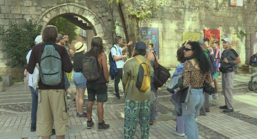 INSTAT: Rekord me 1 milionë turistë shtesë në 10 muaj nga Spanja dhe ... INSTAT: Rekord me 1 milionë turistë shtesë në 10 muaj nga Spanja dhe ...