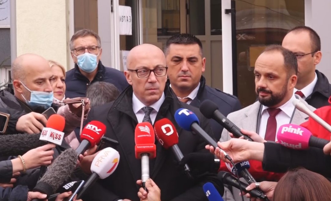 REL: Serbët e dorëhequr në Kosovë do vijojnë të paguhen nga Beogradi ... REL: Serbët e dorëhequr në Kosovë do vijojnë të paguhen nga Beogradi ...