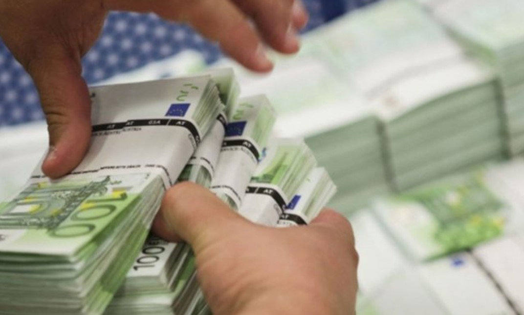 Rekord i ri, monedha europiane bie për herë të parë poshtë 116 lekëve ...