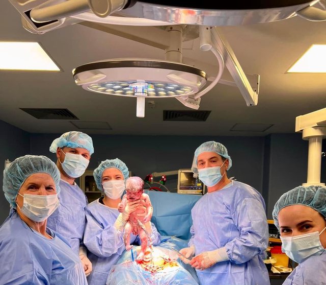 Fëmija i parë i Vitit të Ri është vajzë - Gazeta Dita