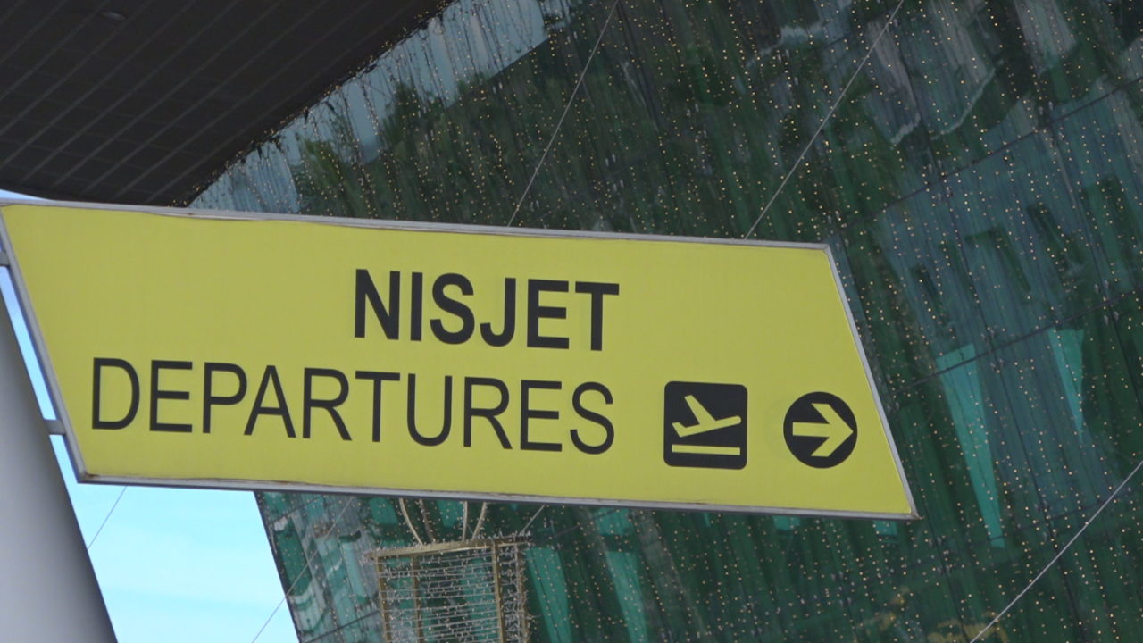"Bum" në industrinë e fluturimeve, mbi 5 mln pasagjerë në transportin ...