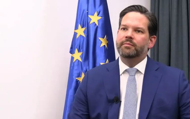 Eurodeputeti austriak: Serbia po bllokon Kosovën, ka ideologji negative ndaj saj - Gazeta Dita