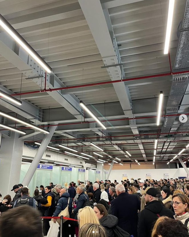 Del jashtë funksionit sistemi i kontrollit të pasaportave në Rinas ...