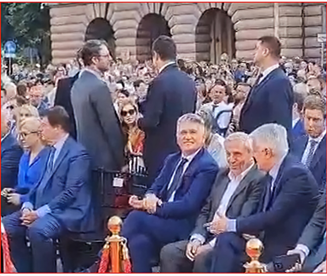 FOTO DHE DETAJE: Bill Klinton në Tiranë, nga dekorata për Kosovën ... FOTO DHE DETAJE: Bill Klinton në Tiranë, nga dekorata për Kosovën ...