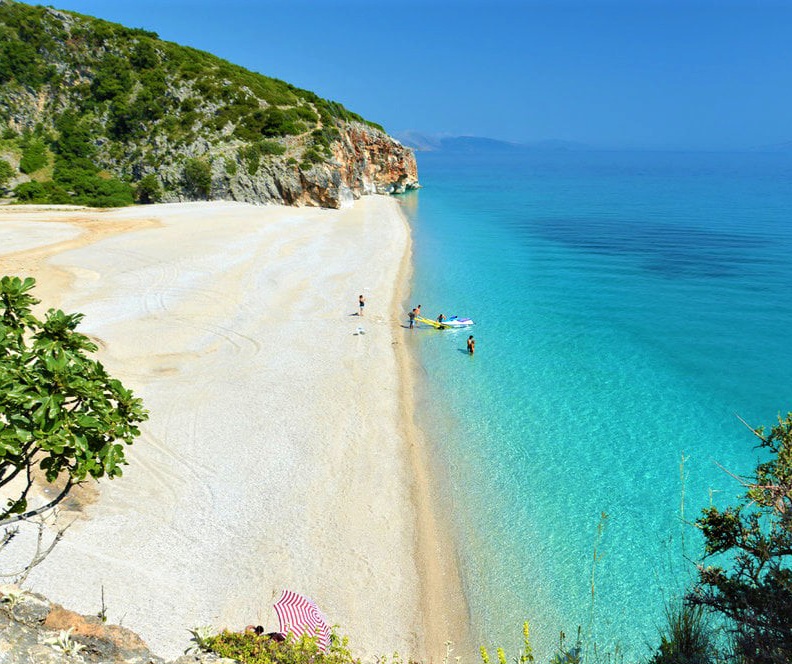 FOTO: Për herë të parë në listën e 50 plazheve më të bukur në botë ...
