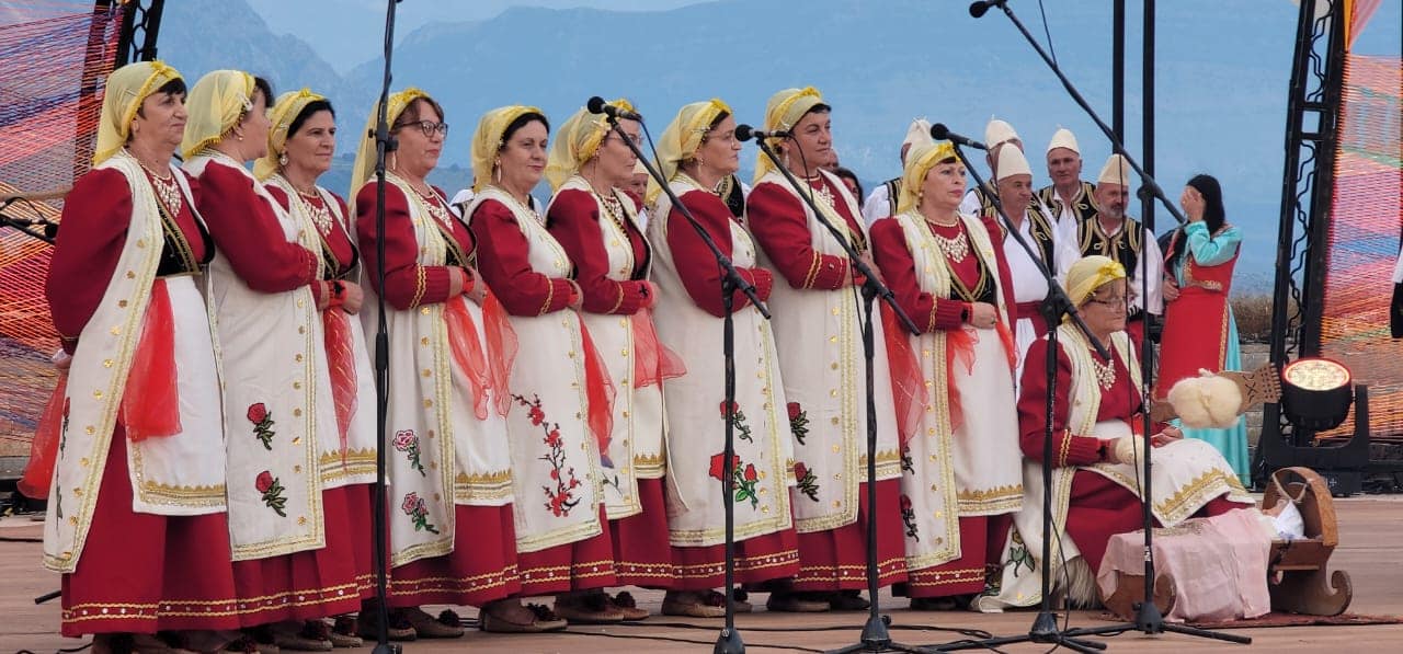 Ninulla e djalit nga “10 Shqiponjat e Tërbaçit” - Gazeta Dita