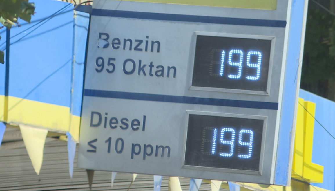 Shtrenjtohen karburantet, nafta dhe benzina i afrohen nivelit të 200 ...