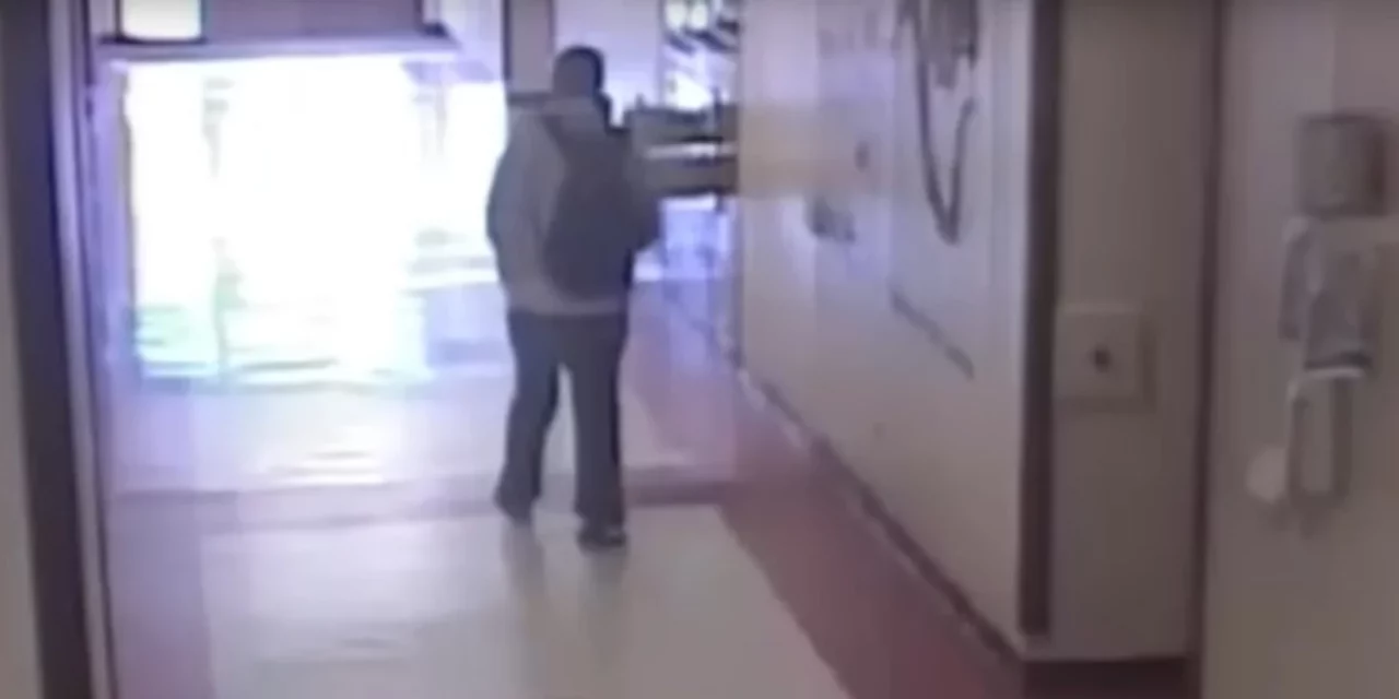 Studenti tentoi të përdhunonte dhe mbyste mësuesen në Las Vegas, video ... Studenti tentoi të përdhunonte dhe mbyste mësuesen në Las Vegas, video ...