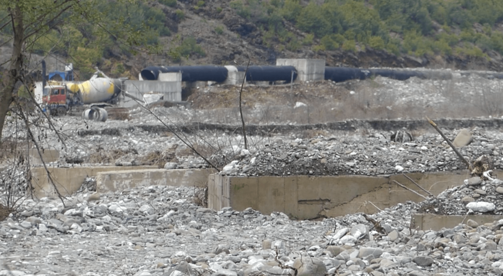 Aksidentohet duke punuar për ndërtimin e HEC-it në Gramsh, humb jetën ...