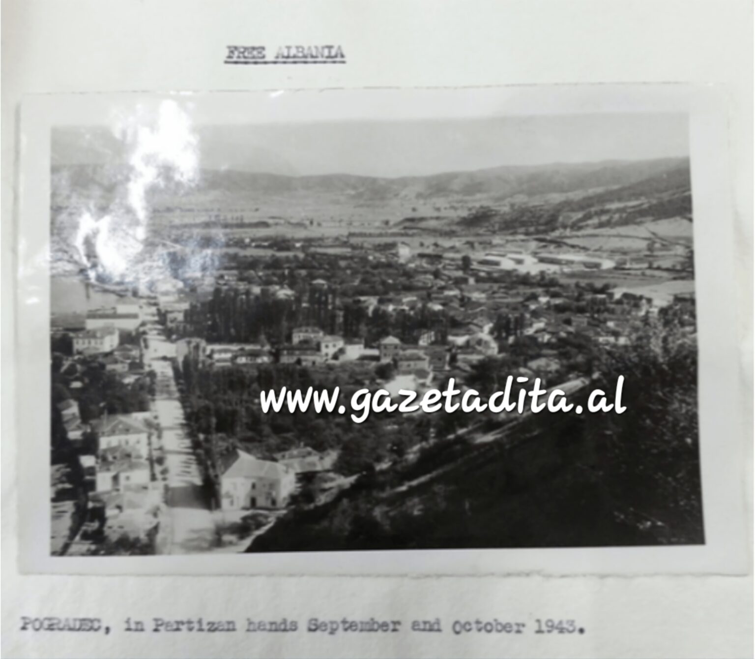 FOTO: Jemi në 1943, e gjeni dot për cilin qytet turistik të sotëm ...