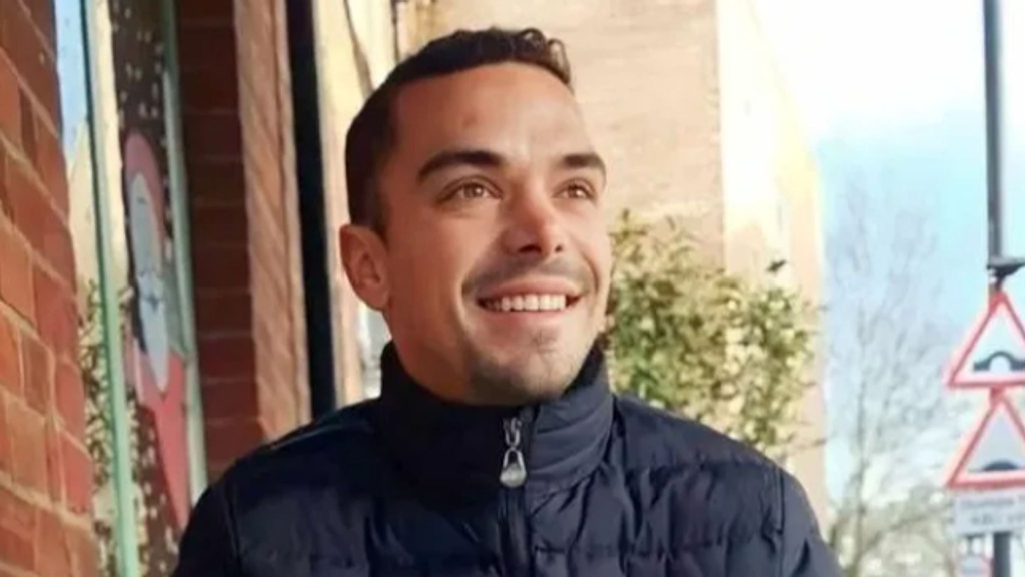 The Guardian: Tragjedia e muzikantit shqiptar, ëndrra e të cilit u pre ...