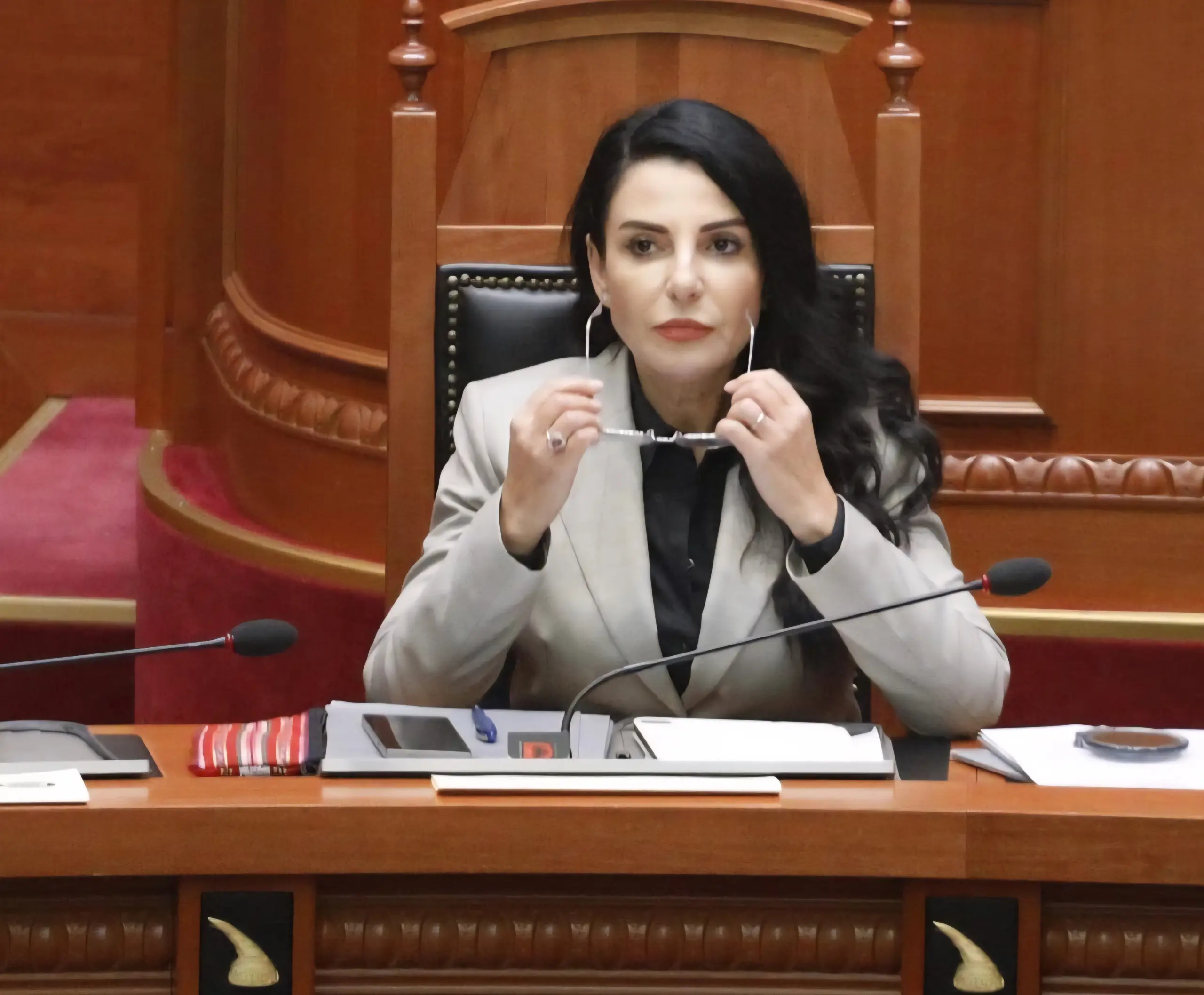 "S'e falni dot suksesin politik dhe njeriun që punon", Balluku i quan ...